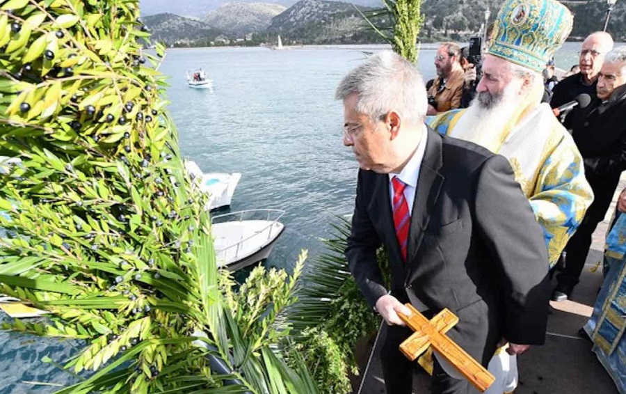 Ο βουλευτής Κεφαλονιάς και Ιθάκης Παναγής Καππάτος στην τελετή του ...